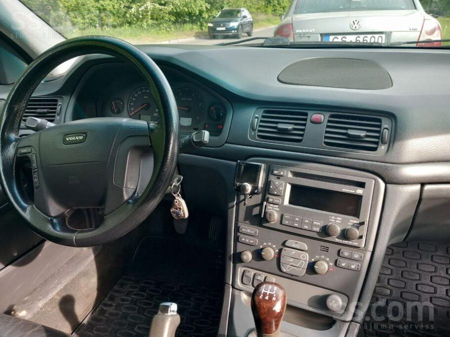 Volvo S80 2002 in Riga, with an engine capacity of 2.40 L and mileage of 377 thousand km for 1300 €, photo 16 on AUTOMOTO.COM.LV