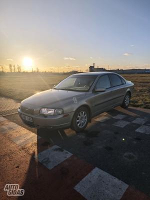 Volvo S80 2002 Kauņa, ar dzinēja tilpumu 2.40 L un nobraukumu 471 tūkst. km par 1200 €, foto  vietnē AUTOMOTO.COM.LV