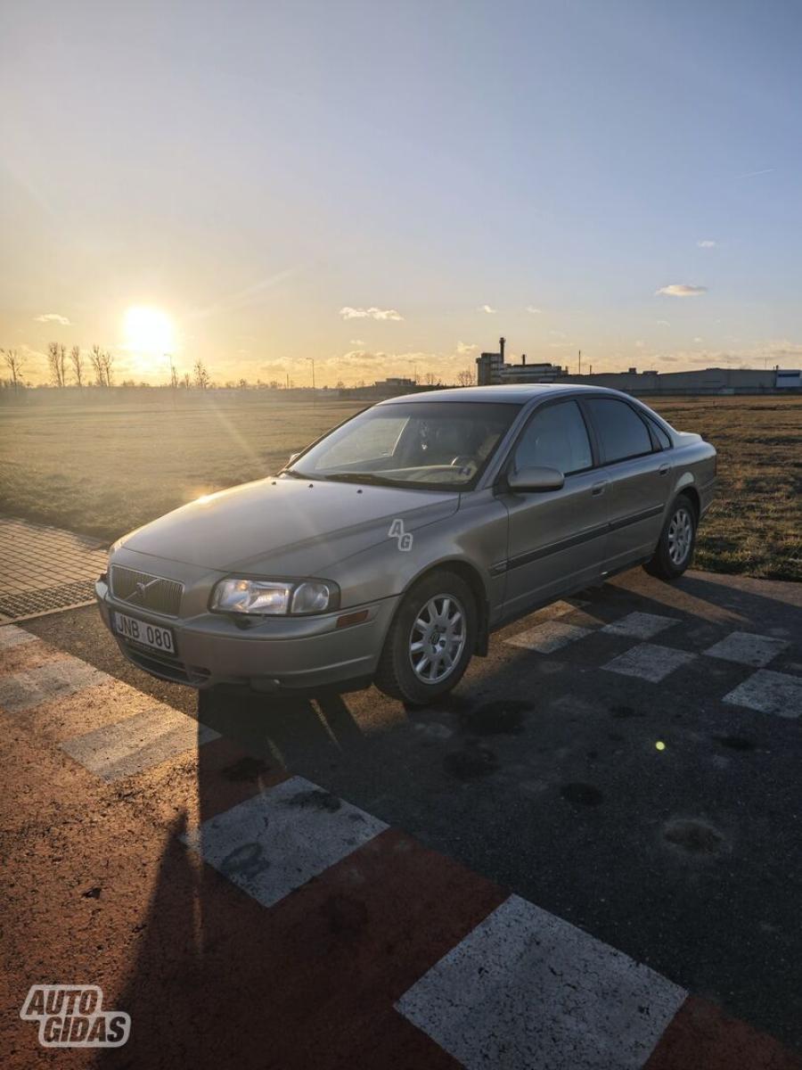 Volvo S80 2002 Kauņa, ar dzinēja tilpumu 2.40 L un nobraukumu 471 tūkst. km par 1200 €, foto 1 vietnē AUTOMOTO.COM.LV