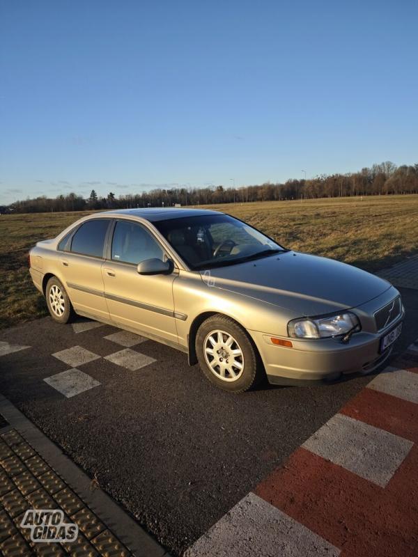 Volvo S80 2002 in Kaunas, with an engine capacity of 2.40 L and mileage of 471 thousand km for 1200 €, photo 3 on AUTOMOTO.COM.LV