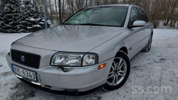 Volvo S80 2002 Rīga, ar dzinēja tilpumu 2.40 L un nobraukumu 356 tūkst. km par 1650 €, foto 2 vietnē AUTOMOTO.COM.LV