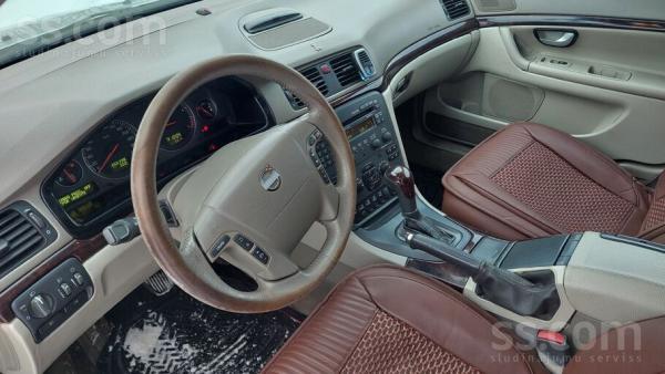 Volvo S80 2002 Rīga, ar dzinēja tilpumu 2.40 L un nobraukumu 356 tūkst. km par 1650 €, foto 3 vietnē AUTOMOTO.COM.LV
