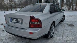 Volvo S80 2002 in Riga, with an engine capacity of 2.40 L and mileage of 356 thousand km for 1650 €, photo 5 on AUTOMOTO.COM.LV