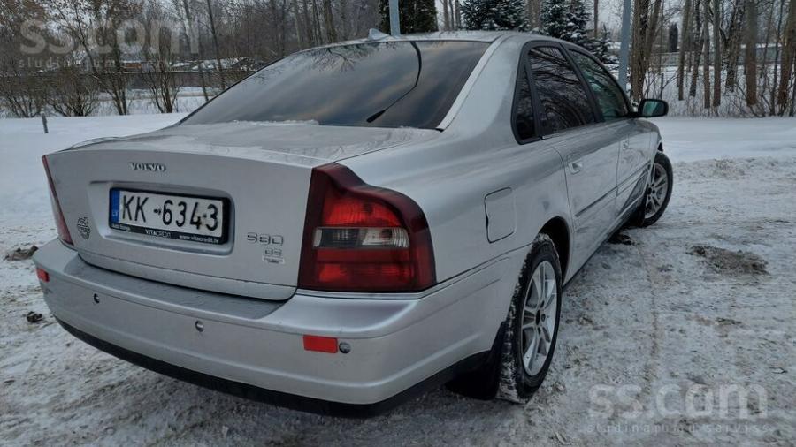 Volvo S80 2002 in Riga, with an engine capacity of 2.40 L and mileage of 356 thousand km for 1650 €, photo 5 on AUTOMOTO.COM.LV