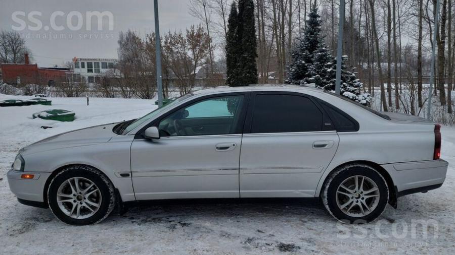 Volvo S80 2002 in Riga, with an engine capacity of 2.40 L and mileage of 356 thousand km for 1650 €, photo 10 on AUTOMOTO.COM.LV