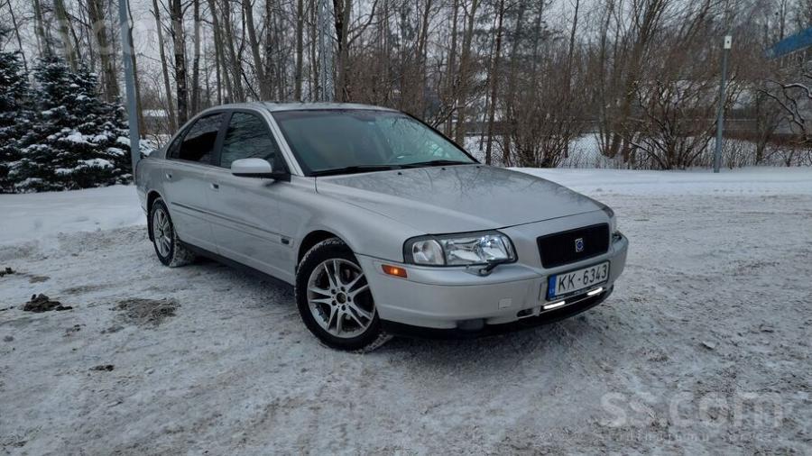Volvo S80 2002 in Riga, with an engine capacity of 2.40 L and mileage of 356 thousand km for 1650 €, photo 17 on AUTOMOTO.COM.LV
