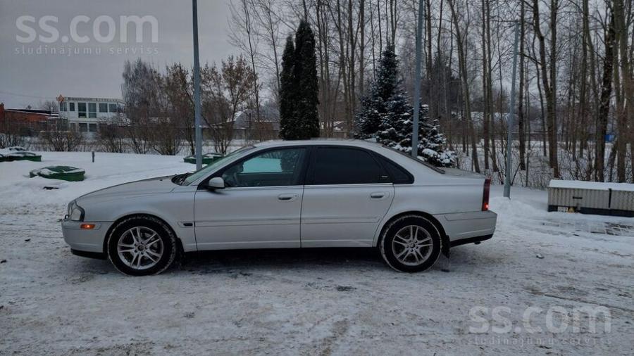 Volvo S80 2002 in Riga, with an engine capacity of 2.40 L and mileage of 356 thousand km for 1650 €, photo 26 on AUTOMOTO.COM.LV