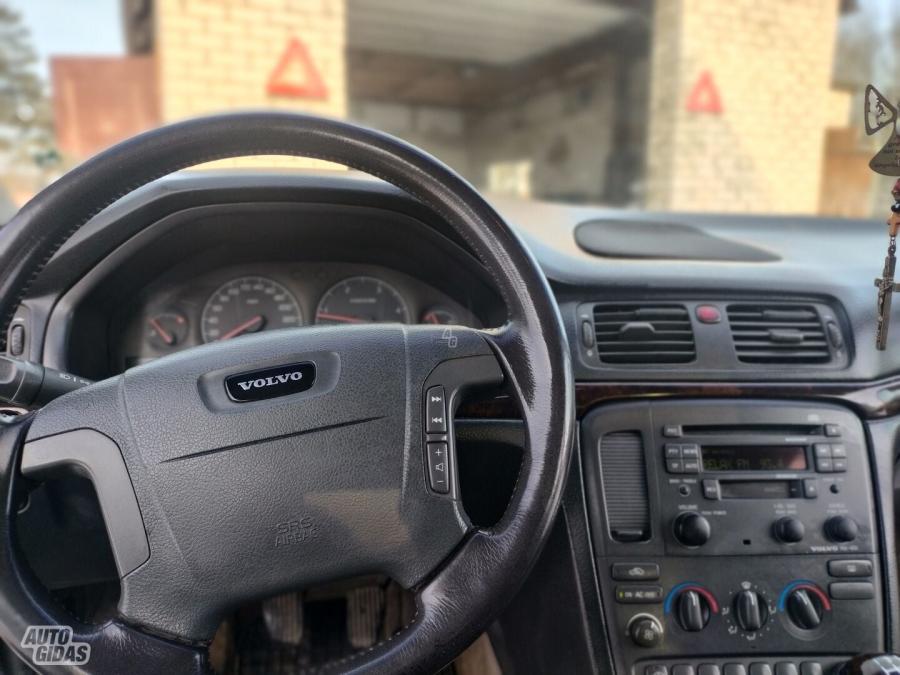 Volvo S80 2002 Joniškis, ar dzinēja tilpumu 2.50 L un nobraukumu 341 tūkst. km par 850 €, foto 8 vietnē AUTOMOTO.COM.LV