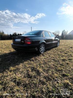 Volvo S80 2002 Alīta, ar dzinēja tilpumu 2.40 L un nobraukumu 300 tūkst. km par 650 €, foto  vietnē AUTOMOTO.COM.LV