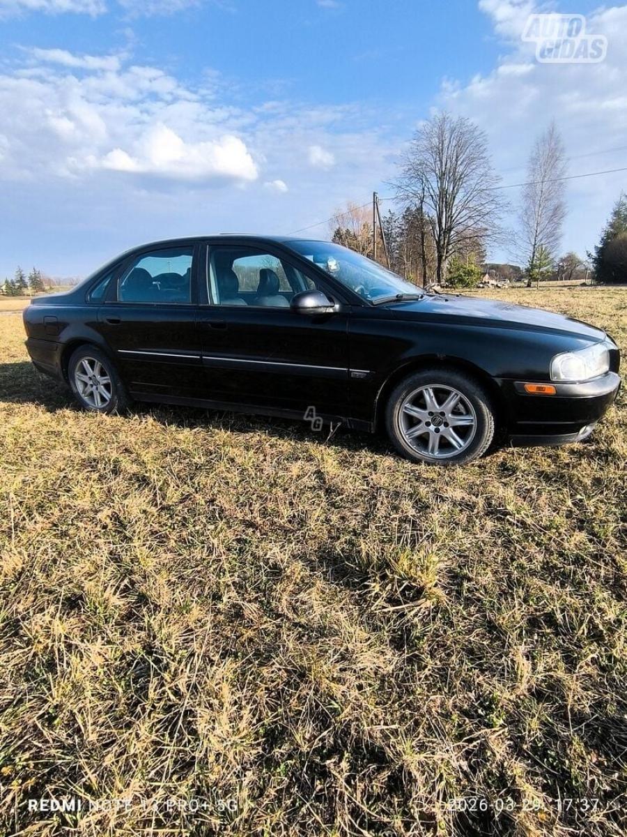Volvo S80 2002 Alīta, ar dzinēja tilpumu 2.40 L un nobraukumu 300 tūkst. km par 650 €, foto 4 vietnē AUTOMOTO.COM.LV
