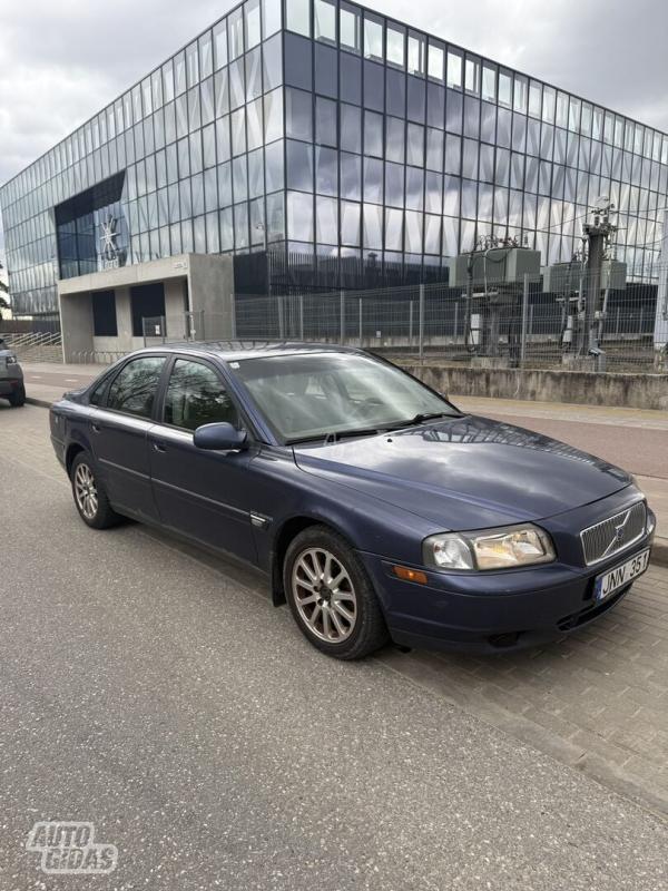 Volvo S80 2002 in Vilnius, with an engine capacity of 2.40 L and mileage of 305 thousand km for 600 €, photo 2 on AUTOMOTO.COM.LV