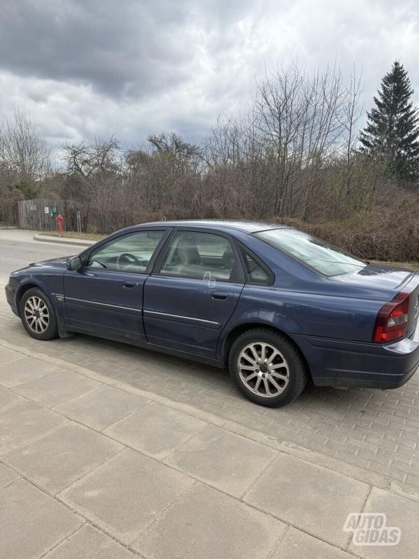 Volvo S80 2002 in Vilnius, with an engine capacity of 2.40 L and mileage of 305 thousand km for 600 €, photo 3 on AUTOMOTO.COM.LV