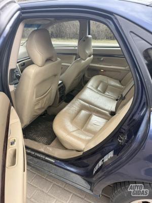 Volvo S80 2002 in Vilnius, with an engine capacity of 2.40 L and mileage of 305 thousand km for 600 €, photo 6 on AUTOMOTO.COM.LV