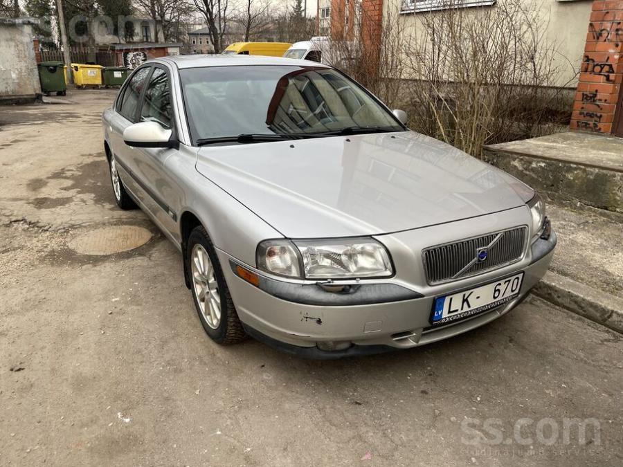 Volvo S80 2002 in Riga, with an engine capacity of 2.40 L and mileage of 324 thousand km for 2200 €, photo 3 on AUTOMOTO.COM.LV