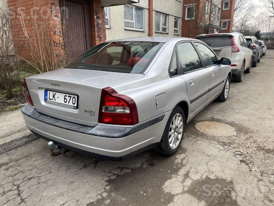 Volvo S80 2002 in Riga, with an engine capacity of 2.40 L and mileage of 324 thousand km for 2200 €, photo 5 on AUTOMOTO.COM.LV