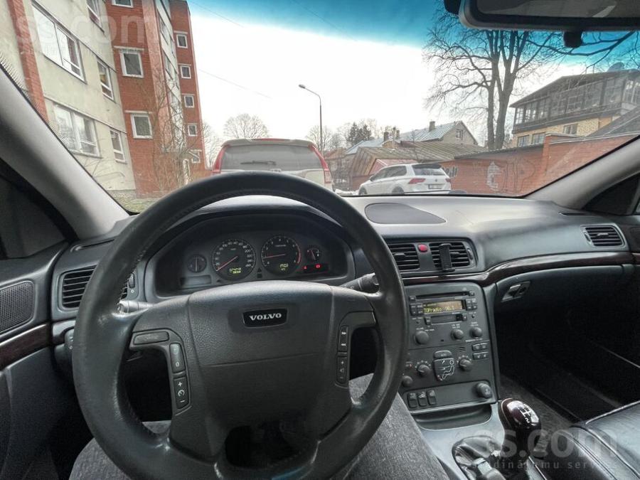 Volvo S80 2002 in Riga, with an engine capacity of 2.40 L and mileage of 324 thousand km for 2200 €, photo 6 on AUTOMOTO.COM.LV
