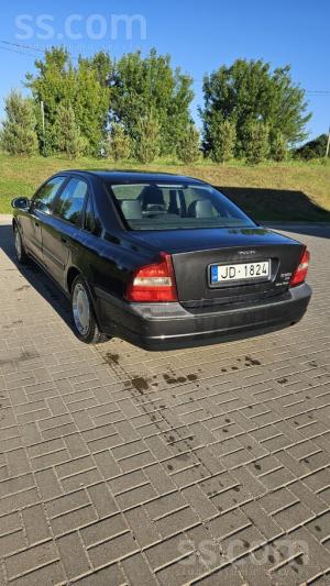 Volvo S80 2002 Rēzekne, ar dzinēja tilpumu 2.40 L un nobraukumu 368 tūkst. km par 650 €, foto 4 vietnē AUTOMOTO.COM.LV