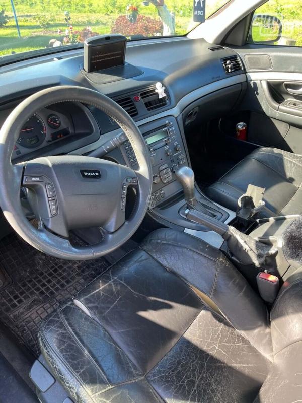 Volvo S80 2002 in Vilnius, with an engine capacity of 2.40 L and mileage of 3000 thousand km for 1000 €, photo 4 on AUTOMOTO.COM.LV