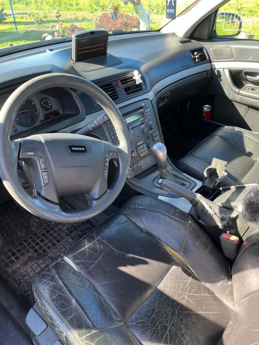 Volvo S80 2002 Viļņa, ar dzinēja tilpumu 2.40 L un nobraukumu 3000 tūkst. km par 1000 €, foto 5 vietnē AUTOMOTO.COM.LV