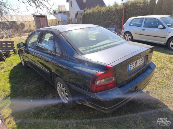 Volvo S80 2002 Klaipėda, ar dzinēja tilpumu 2.40 L un nobraukumu 195 tūkst. km par 320 €, foto 4 vietnē AUTOMOTO.COM.LV