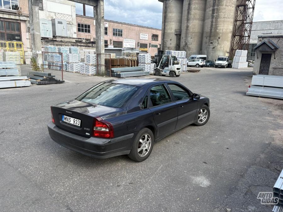 Volvo S80 2002 Viļņa, ar dzinēja tilpumu 2.40 L un nobraukumu 380 tūkst. km par 799 €, foto 4 vietnē AUTOMOTO.COM.LV