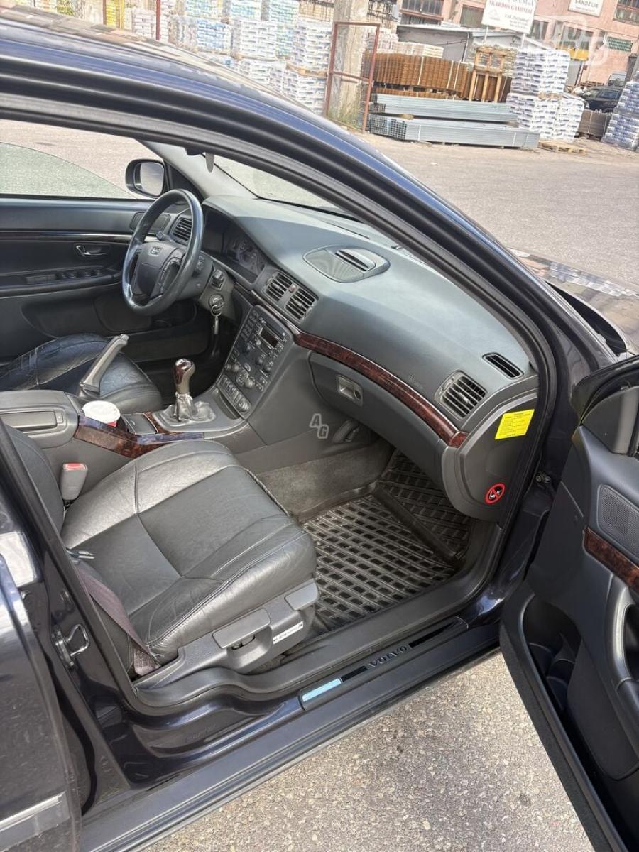 Volvo S80 2002 Viļņa, ar dzinēja tilpumu 2.40 L un nobraukumu 380 tūkst. km par 799 €, foto 5 vietnē AUTOMOTO.COM.LV