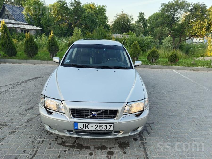Volvo S80 2003 Saldus, ar dzinēja tilpumu 2.00 L un nobraukumu 285 tūkst. km par 1600 €, foto 1 vietnē AUTOMOTO.COM.LV