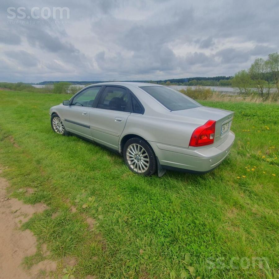 Volvo S80 2003 in Riga, with an engine capacity of 2.90 L and mileage of 330 thousand km for 990 €, photo 3 on AUTOMOTO.COM.LV
