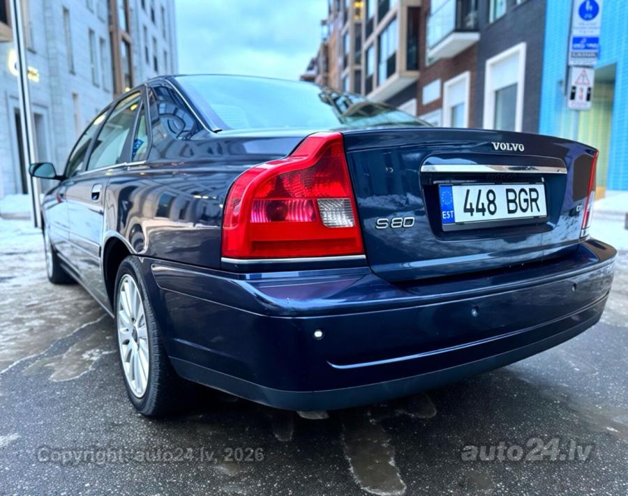 Volvo S80 2003 in Tallinn, with an engine capacity of 2.40 L and mileage of 399 thousand km for 1999 €, photo 4 on AUTOMOTO.COM.LV