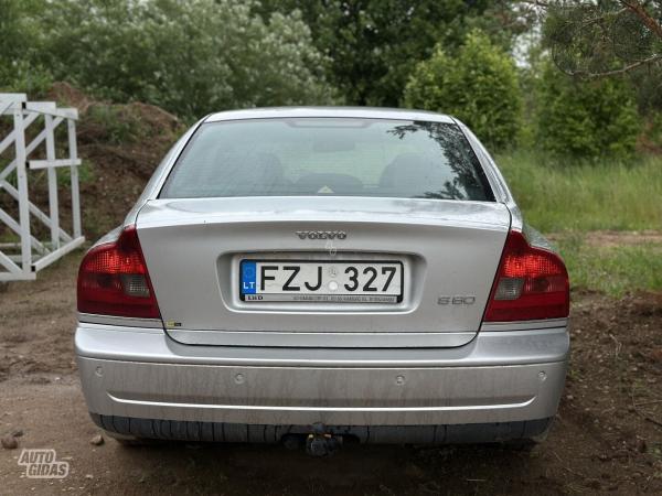 Volvo S80 2003 in Vilnius, with an engine capacity of 2.40 L and mileage of 540 thousand km for 700 €, photo 4 on AUTOMOTO.COM.LV