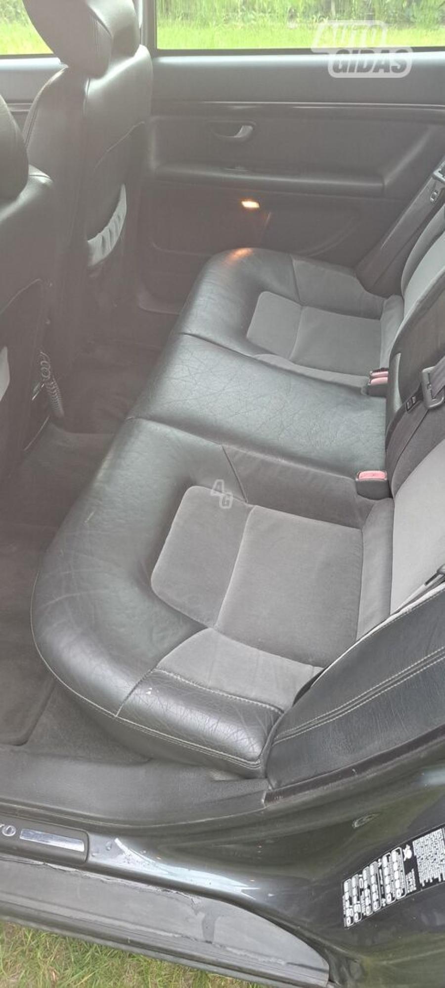 Volvo S80 2003 in Vilnius, with an engine capacity of 2.40 L and mileage of 440 thousand km for 500 €, photo 7 on AUTOMOTO.COM.LV