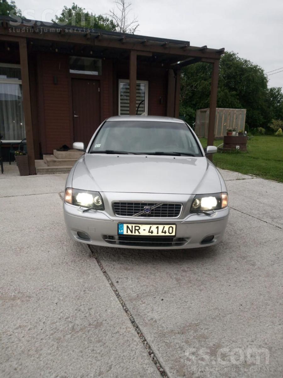 Volvo S80 2004 in Tukums, with an engine capacity of 2.40 L and mileage of 270 thousand km for 2800 €, photo 4 on AUTOMOTO.COM.LV