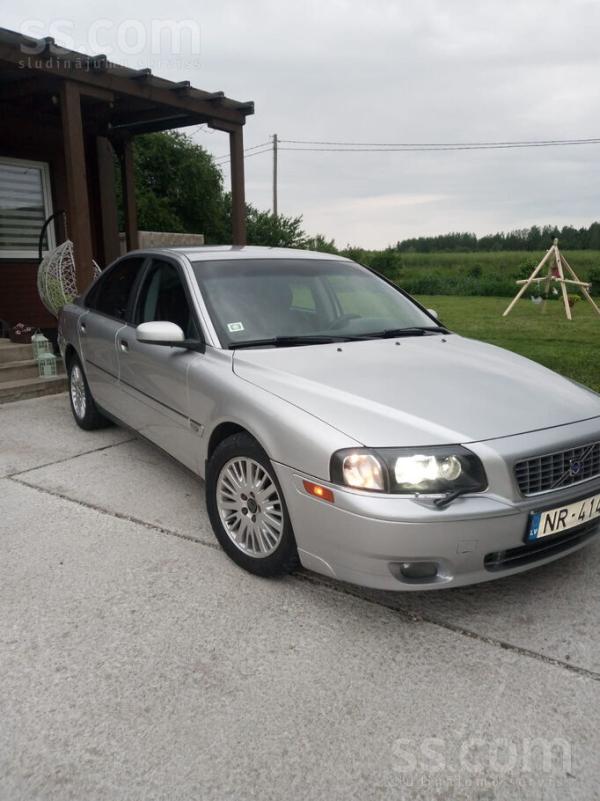 Volvo S80 2004 in Tukums, with an engine capacity of 2.40 L and mileage of 270 thousand km for 2800 €, photo 6 on AUTOMOTO.COM.LV