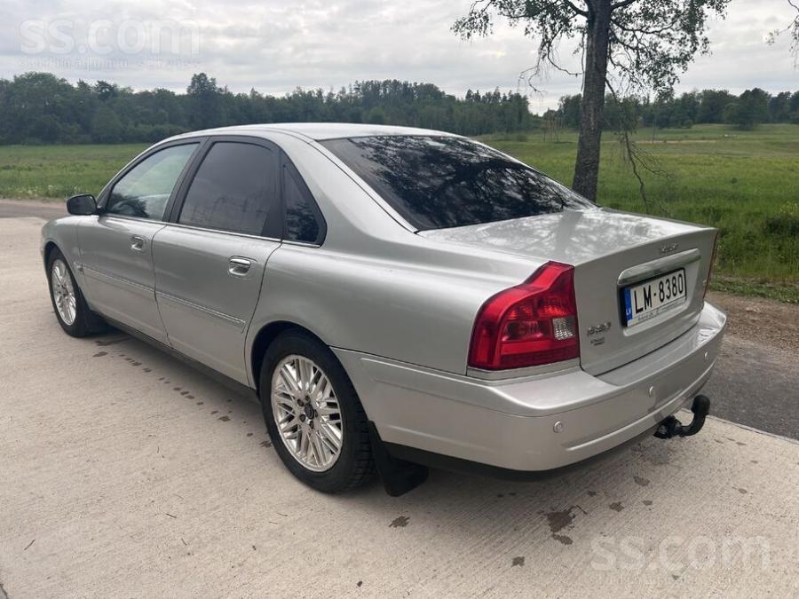 Volvo S80 2004 in Madona, with an engine capacity of 2.40 L and mileage of 361 thousand km for 2800 €, photo 4 on AUTOMOTO.COM.LV