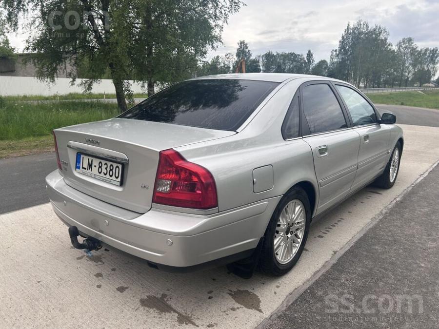 Volvo S80 2004 in Madona, with an engine capacity of 2.40 L and mileage of 361 thousand km for 2800 €, photo 5 on AUTOMOTO.COM.LV