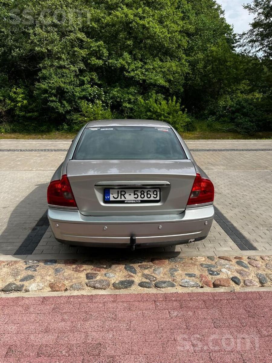 Volvo S80 2004 Ventspils, ar dzinēja tilpumu 2.40 L un nobraukumu 316 tūkst. km par 1850 €, foto 4 vietnē AUTOMOTO.COM.LV