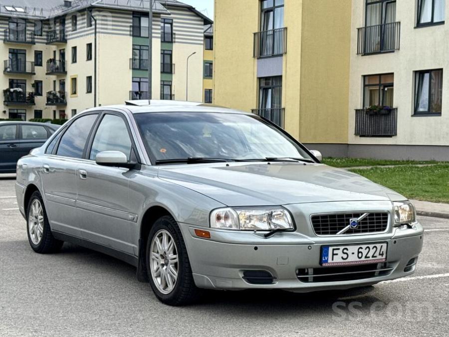 Volvo S80 2004 in Riga, with an engine capacity of 2.50 L and mileage of 220 thousand km for 1500 €, photo 1 on AUTOMOTO.COM.LV