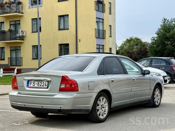 Volvo S80 2004 in Riga, with an engine capacity of 2.50 L and mileage of 220 thousand km for 1500 €, photo 2 on AUTOMOTO.COM.LV