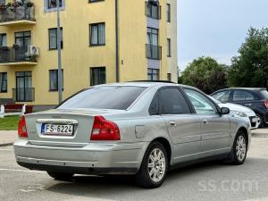 Volvo S80 2004 in Riga, with an engine capacity of 2.50 L and mileage of 220 thousand km for 1500 €, photo 2 on AUTOMOTO.COM.LV
