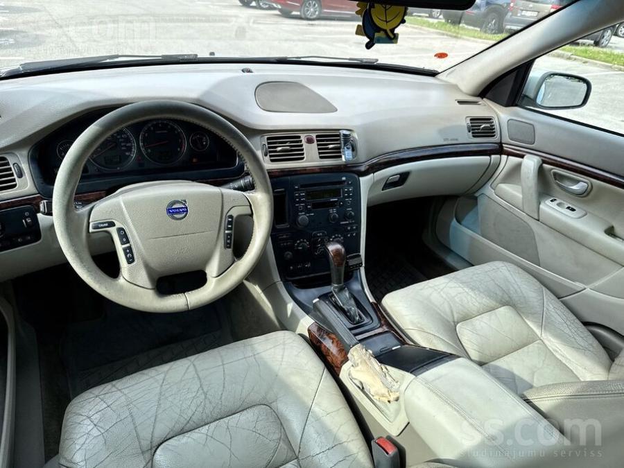 Volvo S80 2004 in Riga, with an engine capacity of 2.50 L and mileage of 220 thousand km for 1500 €, photo 5 on AUTOMOTO.COM.LV
