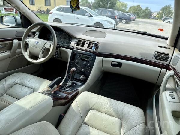 Volvo S80 2004 in Riga, with an engine capacity of 2.50 L and mileage of 220 thousand km for 1500 €, photo 10 on AUTOMOTO.COM.LV