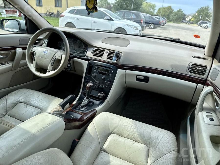 Volvo S80 2004 in Riga, with an engine capacity of 2.50 L and mileage of 220 thousand km for 1500 €, photo 10 on AUTOMOTO.COM.LV