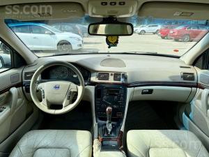 Volvo S80 2004 in Riga, with an engine capacity of 2.50 L and mileage of 220 thousand km for 1500 €, photo 11 on AUTOMOTO.COM.LV