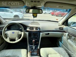 Volvo S80 2004 in Riga, with an engine capacity of 2.50 L and mileage of 220 thousand km for 1500 €, photo 12 on AUTOMOTO.COM.LV
