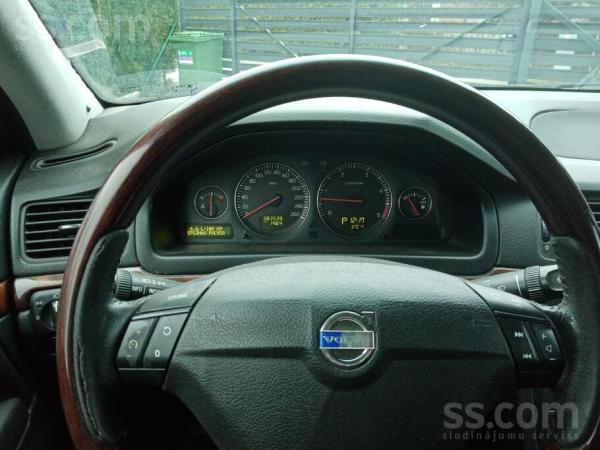 Volvo S80 2004 Rīga, ar dzinēja tilpumu 2.40 L un nobraukumu 384 tūkst. km par 1450 €, foto 7 vietnē AUTOMOTO.COM.LV