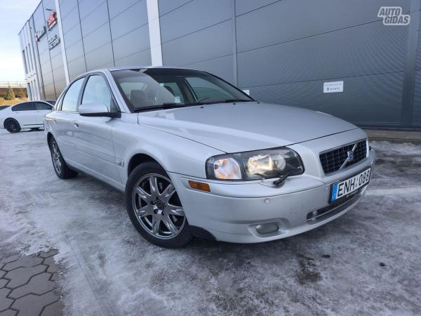 Volvo S80 2004 in Vilnius, with an engine capacity of 2.40 L and mileage of 420 thousand km for 1200 €, photo 1 on AUTOMOTO.COM.LV