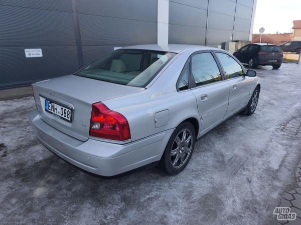 Volvo S80 2004 in Vilnius, with an engine capacity of 2.40 L and mileage of 420 thousand km for 1200 €, photo 3 on AUTOMOTO.COM.LV