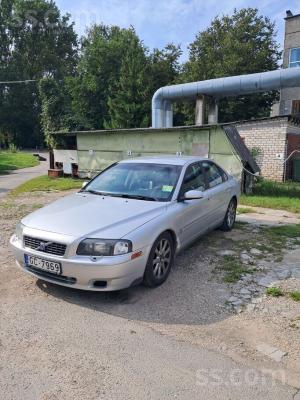 Volvo S80 2004 in Riga, with an engine capacity of 2.40 L and mileage of 380 thousand km for 1200 €, photo  on AUTOMOTO.COM.LV