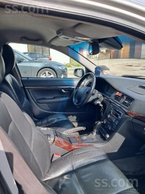 Volvo S80 2004 Rīga, ar dzinēja tilpumu 2.40 L un nobraukumu 380 tūkst. km par 1200 €, foto 4 vietnē AUTOMOTO.COM.LV