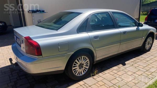 Volvo S80 2004 Rīga, ar dzinēja tilpumu 2.40 L un nobraukumu 279 tūkst. km par 1450 €, foto 5 vietnē AUTOMOTO.COM.LV